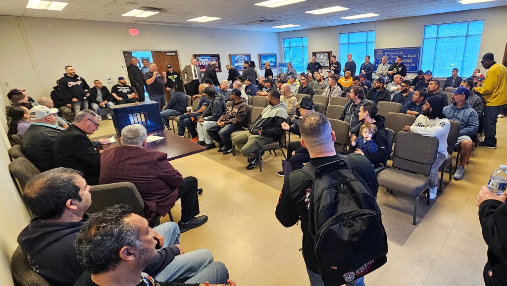Local 710 Breakthru Drivers Unanimously Authorize Strike – The Online ...